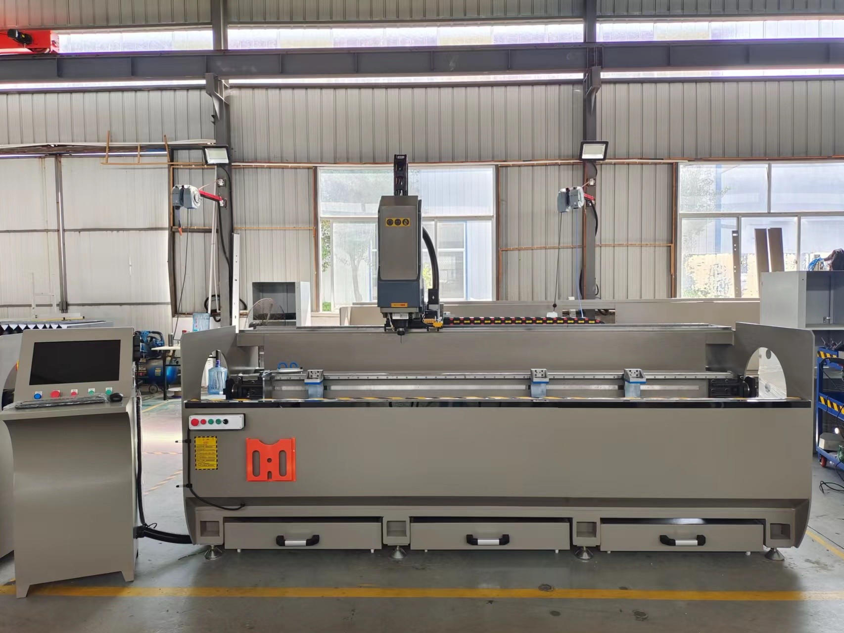 2500mm Aluminium And Upvc CNC Drilling Milling Holes Machine With ...